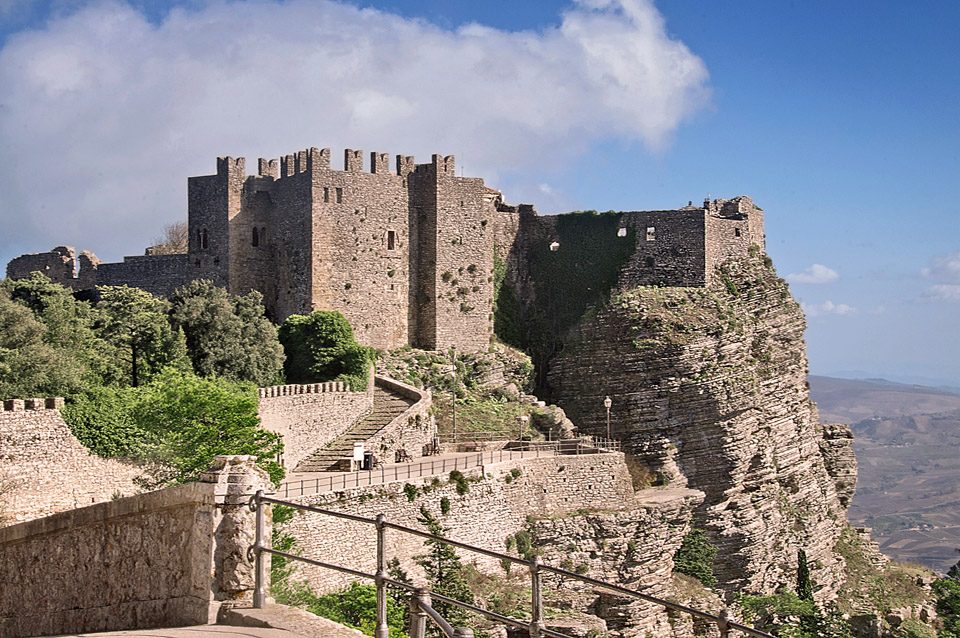Early Norman Castles In Sicily